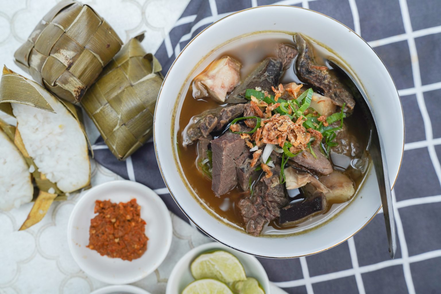 10 Ikon Kuliner dan Rekomendasi Tempat Makan Enak di Makassar – Explore Makassar