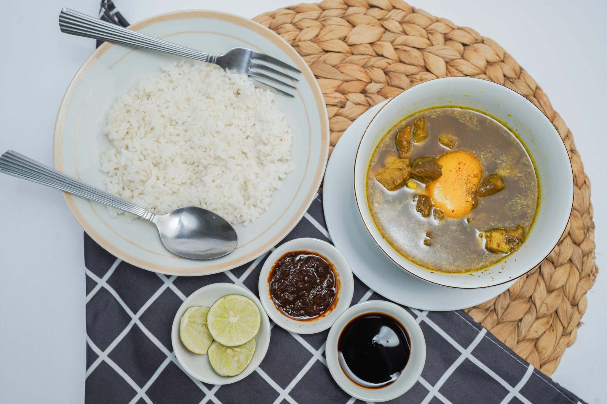 10 Ikon Kuliner dan Rekomendasi Tempat Makan Enak di Makassar – Explore ...