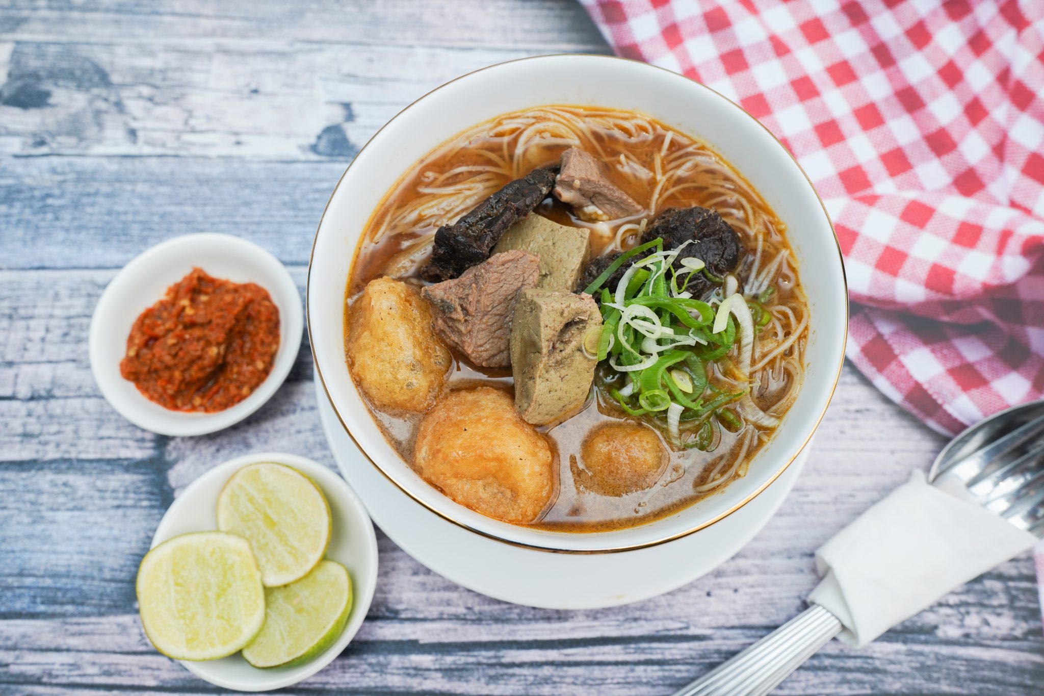 10 Ikon Kuliner dan Rekomendasi Tempat Makan Enak di Makassar – Explore ...